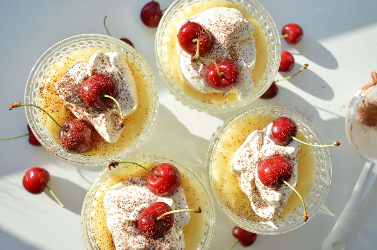 Vanilla Pudding with Cherries and Whipped Cream | cookslovak